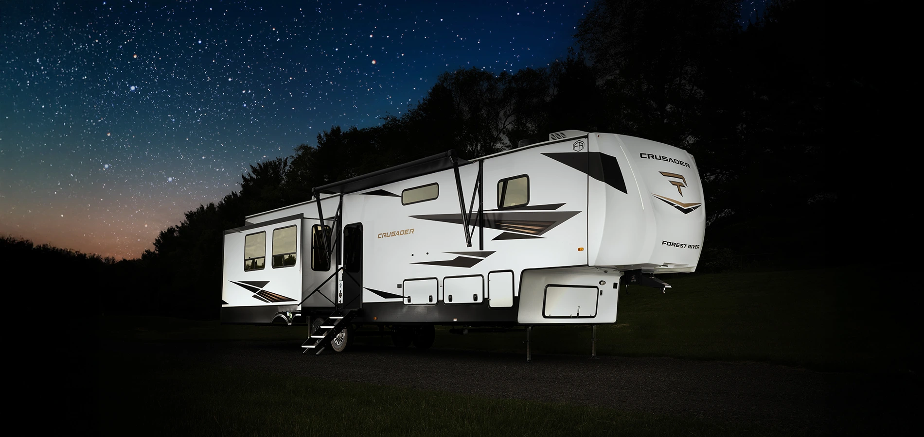 Crusader Fifth Wheels - Prime Time RV