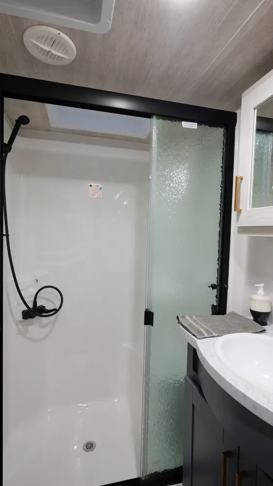 Crusader Fifth Wheels - Prime Time RV