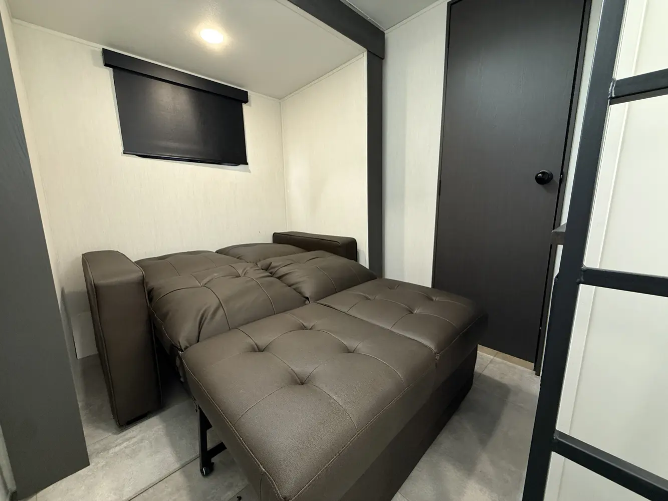 Crusader Fifth Wheels - Prime Time RV