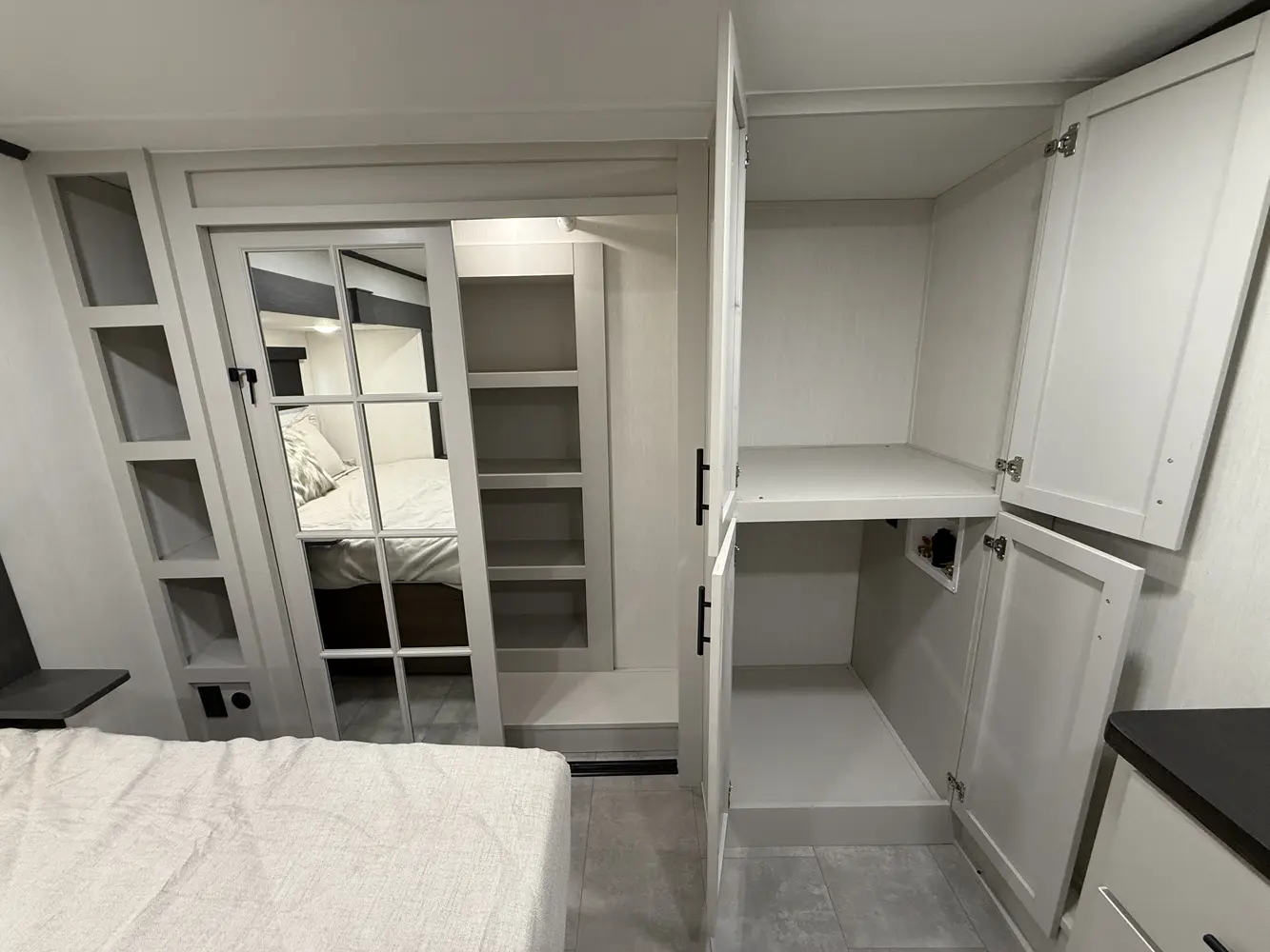 Crusader Fifth Wheels - Prime Time RV